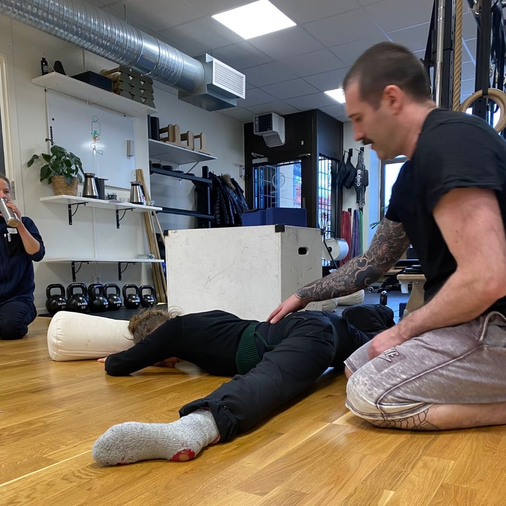 How Wide To Straddle Your Legs In A Pancake