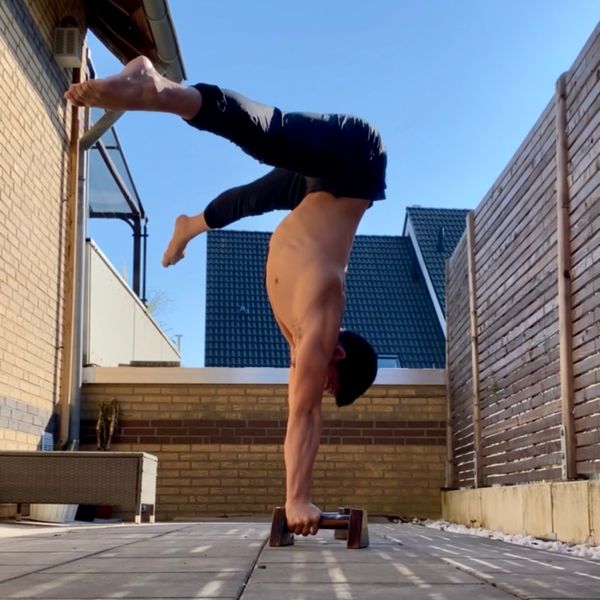 5 Beginner Exercises To Progress Your Straddle Handstand