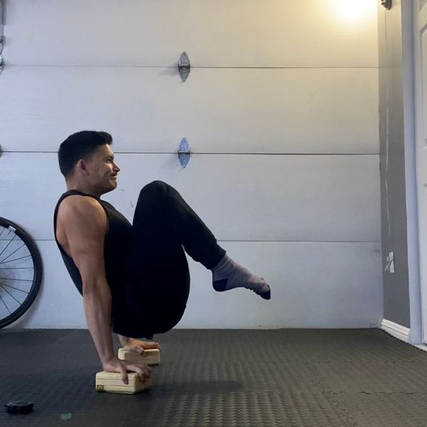3 V-Sit Variations To Supplement Your Training